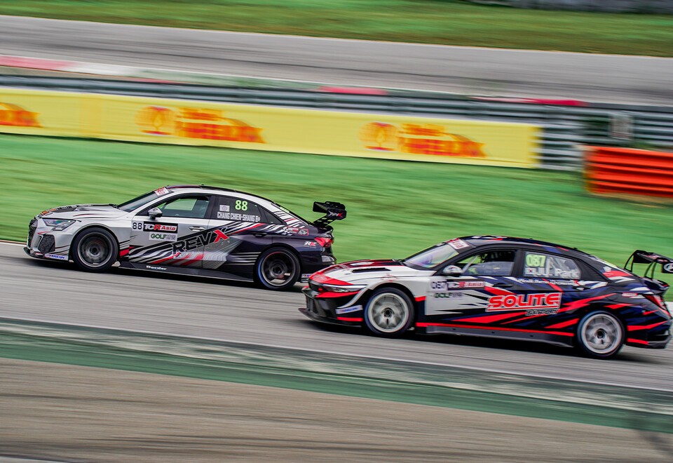 [TCR ASIA] 시즌 포인트 리더 창 첸샹, 8라운드 우승과 함께 이틀 연속 포디움 올라